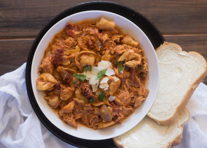 Slow Cooker Tuscan Chicken & Cheese Tortellini Pasta - Kristy Denney Slow Cooker Tuscan Chicken & Cheese Tortellini Pasta - Kristy Denney